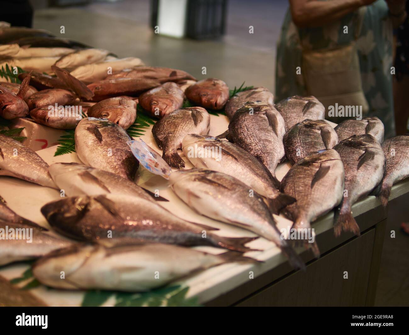 Raw fish at a street fish market Stock Photo - Alamy