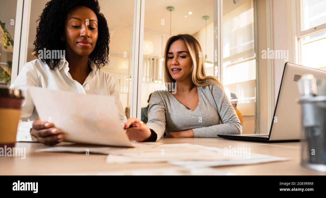 Explaining project details hi-res stock photography and images - Alamy