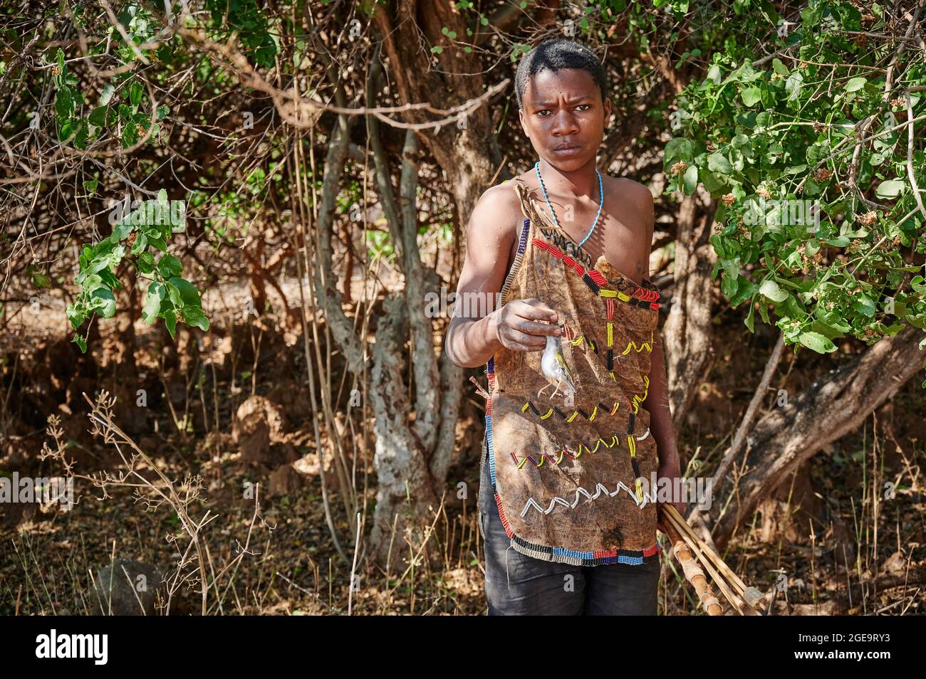 Hadzabe bushmen hunting lake eyasi hi-res stock photography and images ...