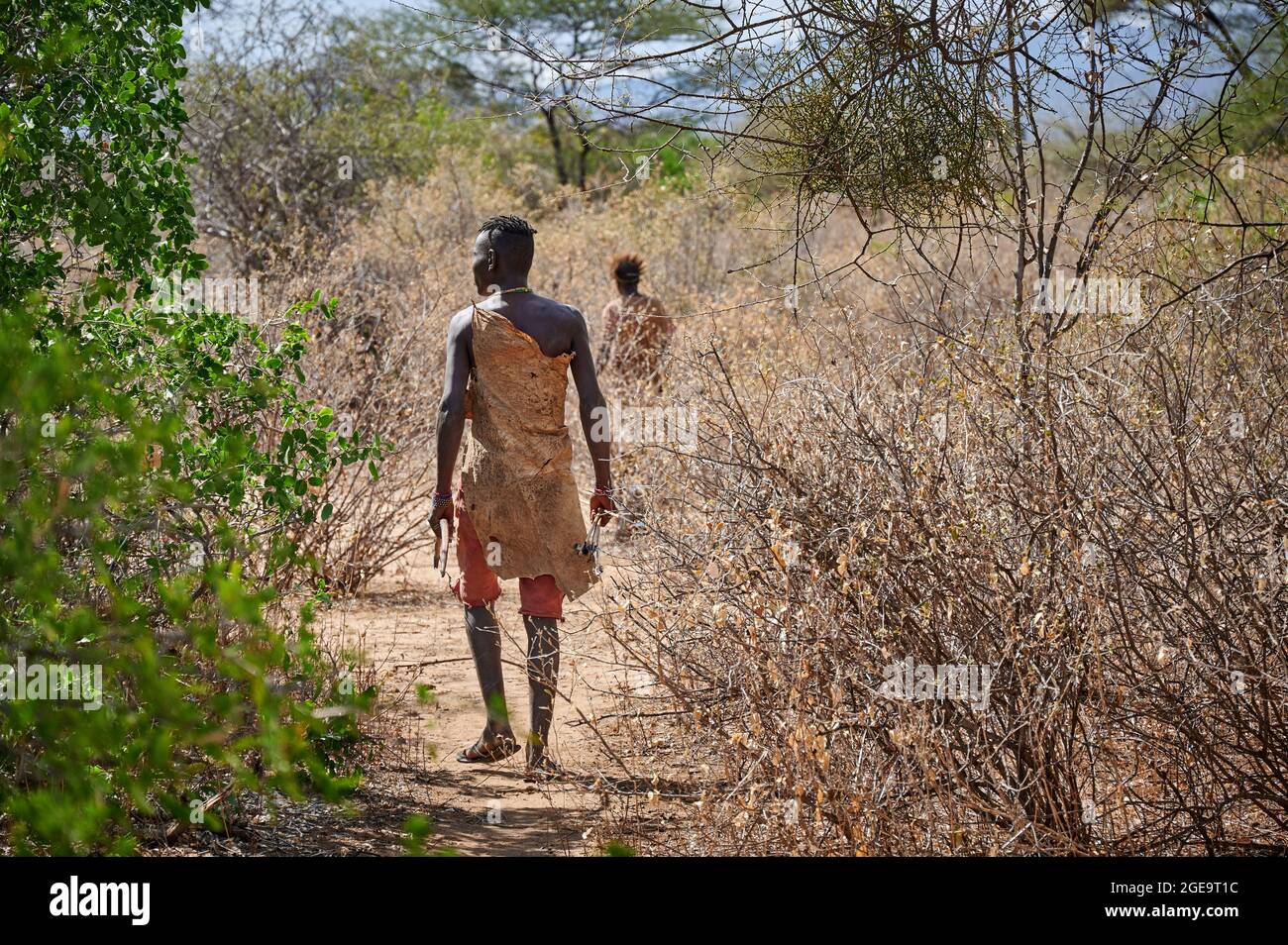 Hadzabe bushmen hunting lake eyasi hi-res stock photography and images ...