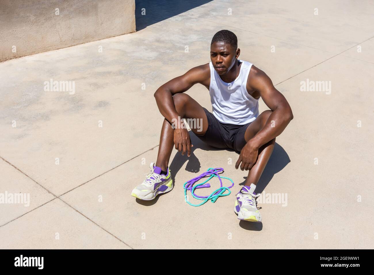 Tired rope hi-res stock photography and images - Alamy