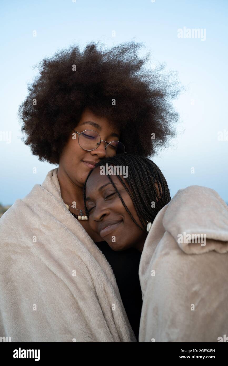 Best friend together hi-res stock photography and images - Alamy