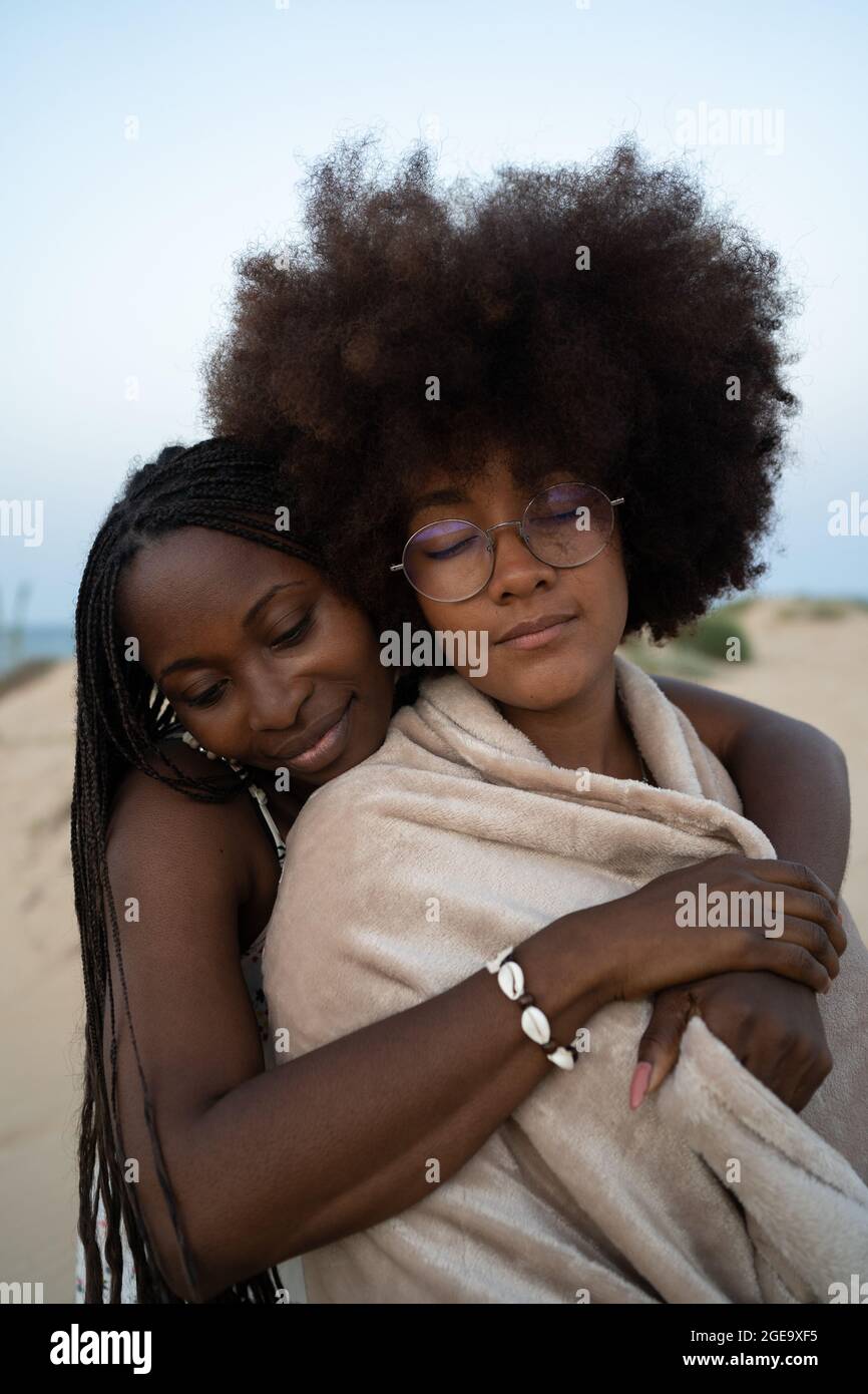 Best friend together hi-res stock photography and images - Alamy