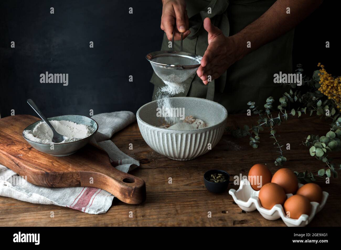 Sifting process hi-res stock photography and images - Alamy