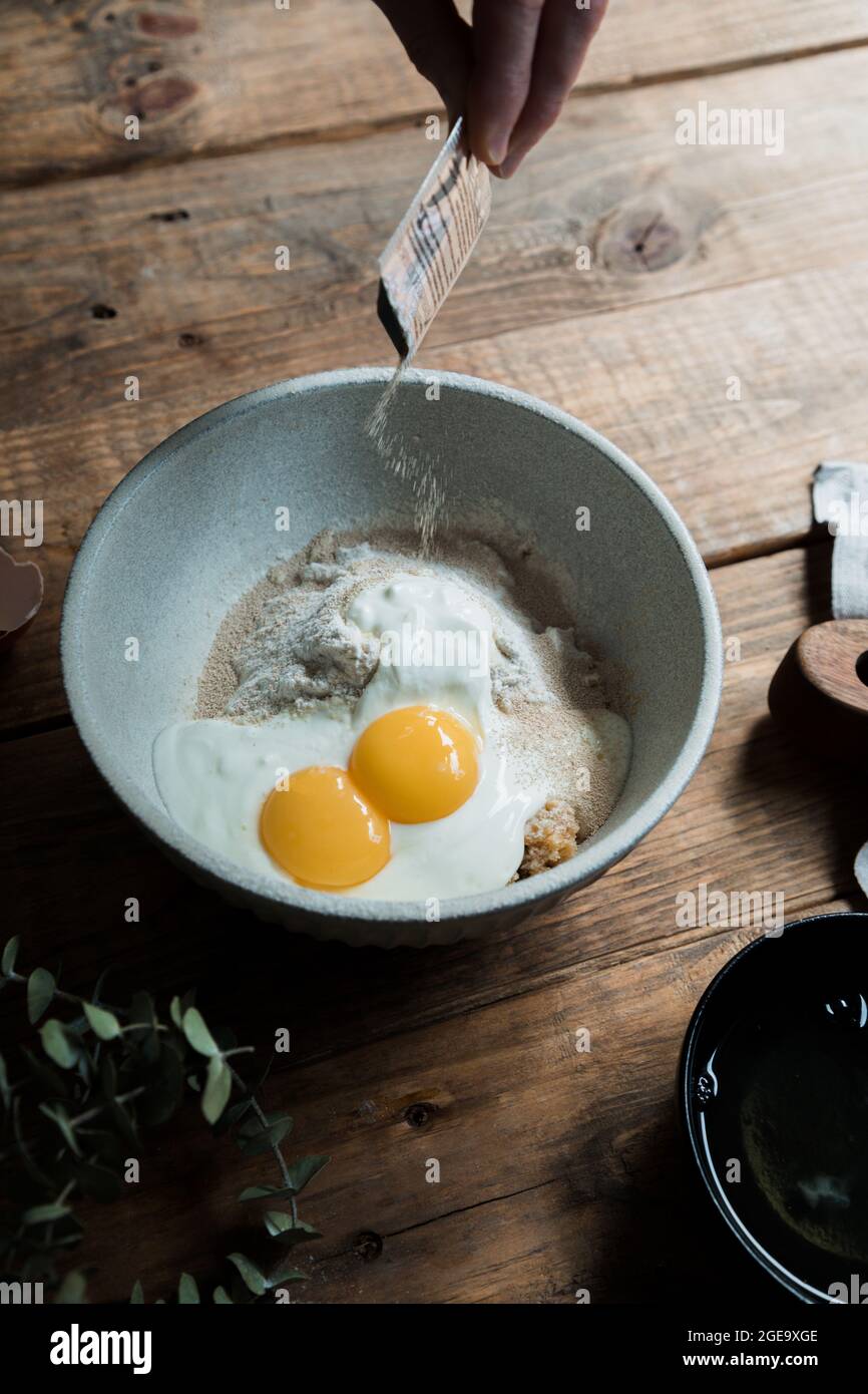 Flour crumb hi-res stock photography and images - Alamy