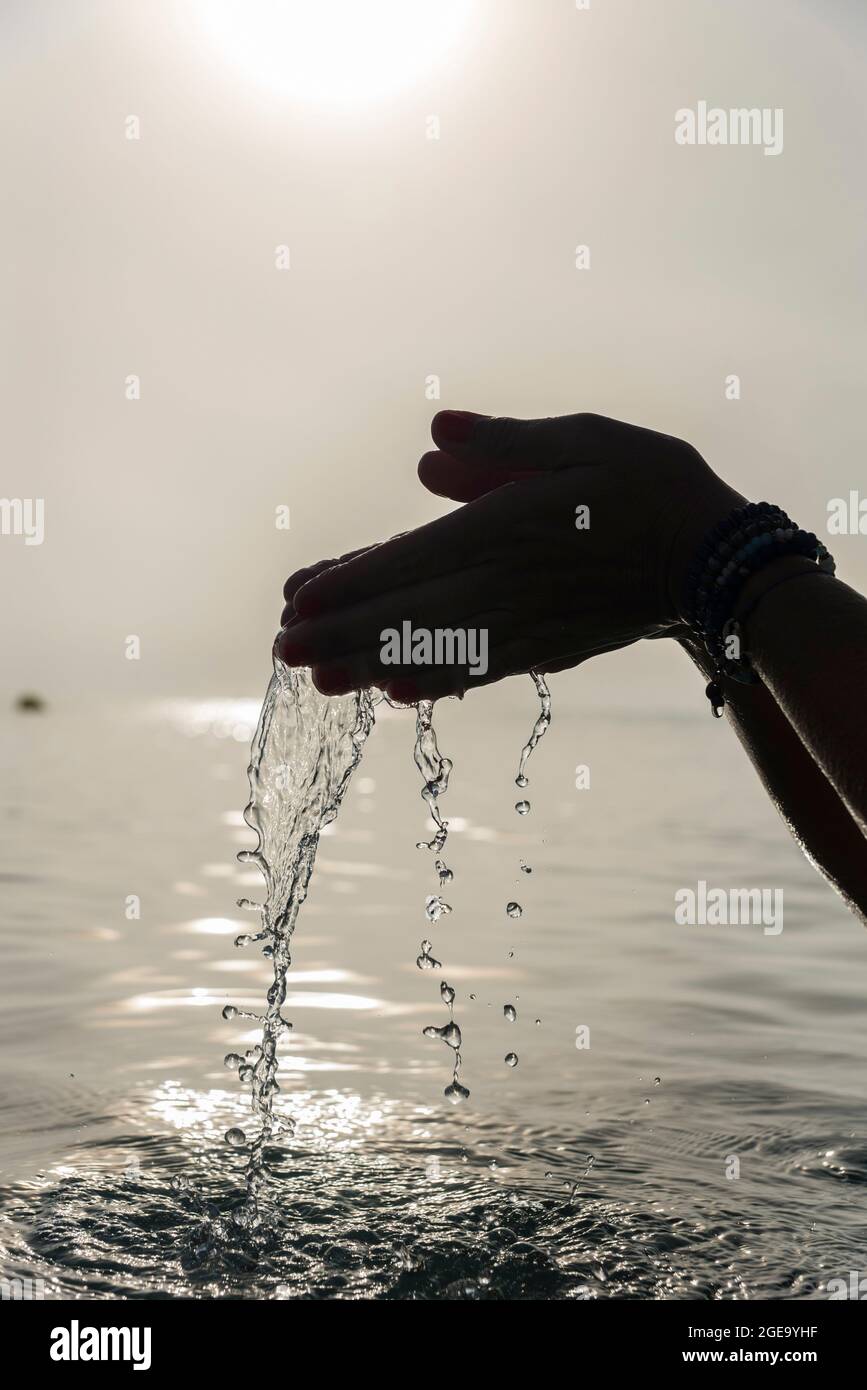 Handful of water hi-res stock photography and images - Alamy