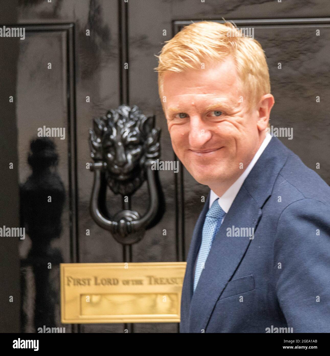 Oliver dowden mp for hertsmere hi-res stock photography and images - Alamy