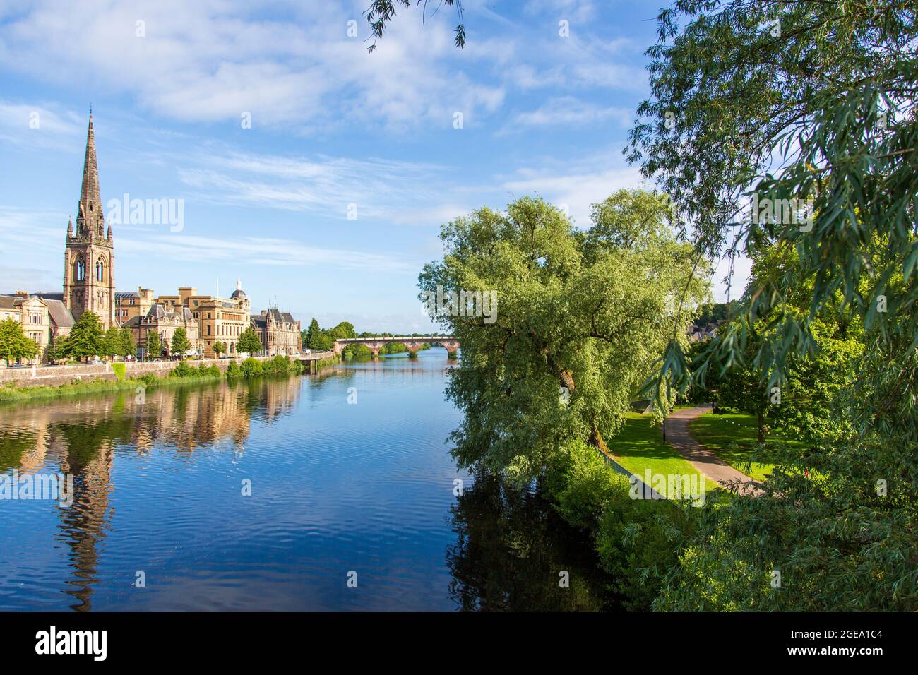 The city of Perth on the banks ofr the River Tay, Scotland Stock Photo ...