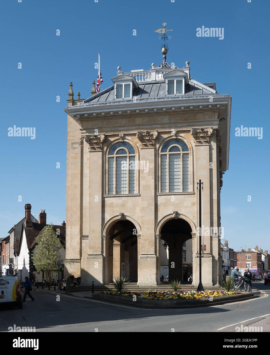 Abingdon town hall hi-res stock photography and images - Alamy
