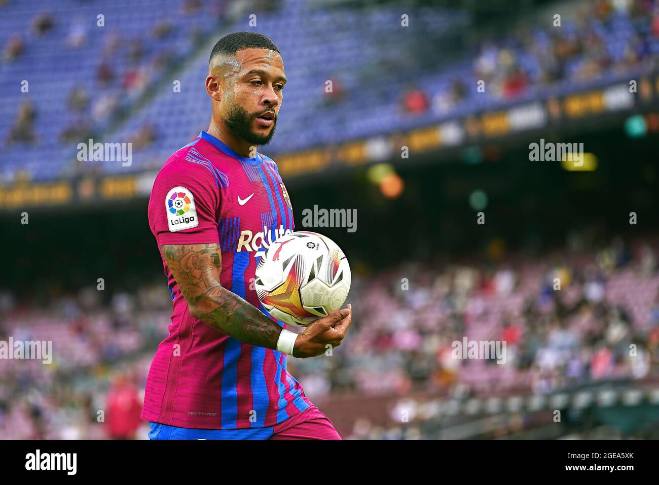 Memphis Depay of FC Barcelona during the La Liga match between FC ...