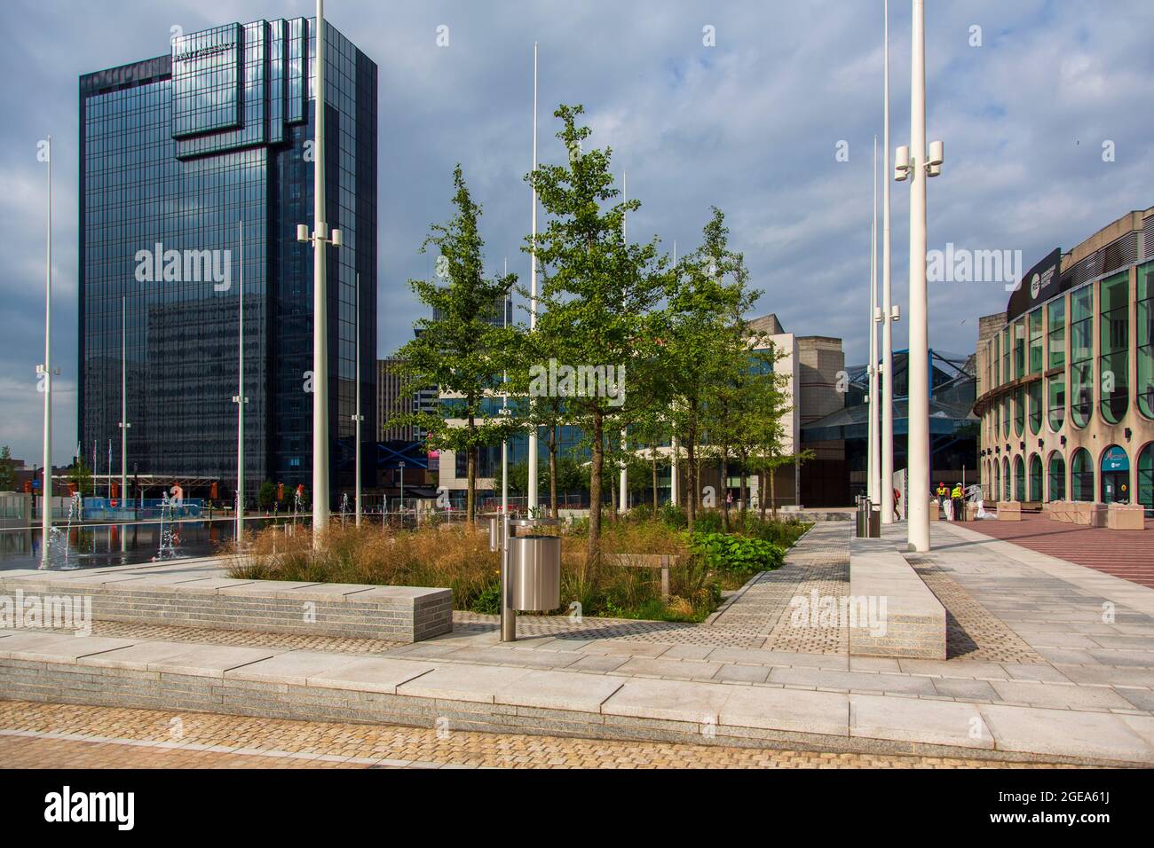 Birmingham centenary square 1980s hi-res stock photography and images ...