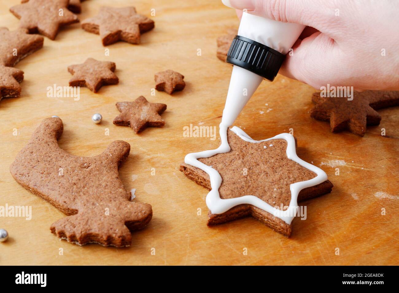 How to make christmas gingerbread cookies, step by step, tutorial Stock ...