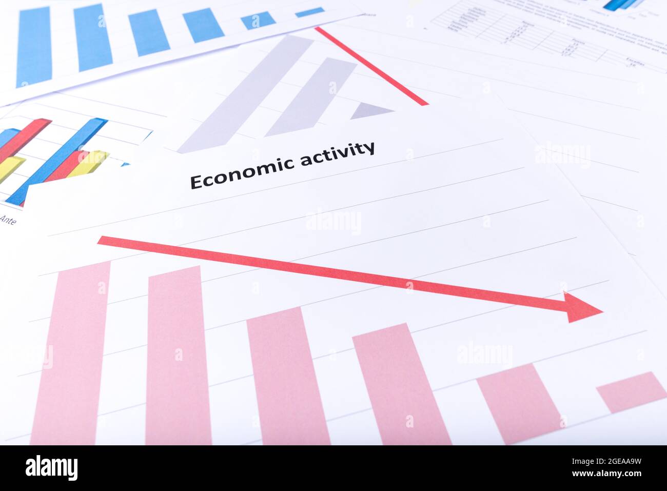 Graph showing economy decline Stock Photo - Alamy