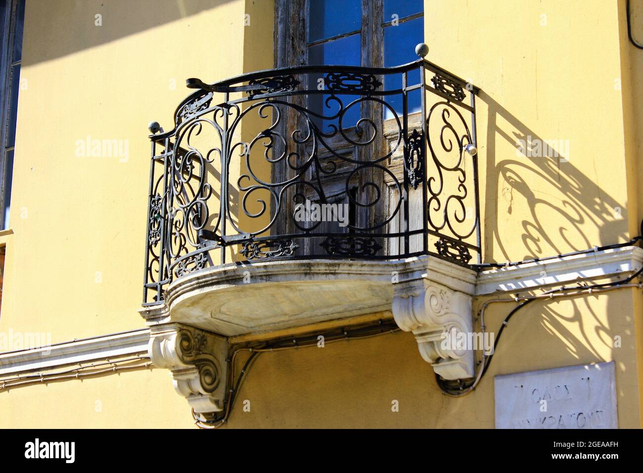 Interior balcony house historic ancient hi-res stock photography and ...