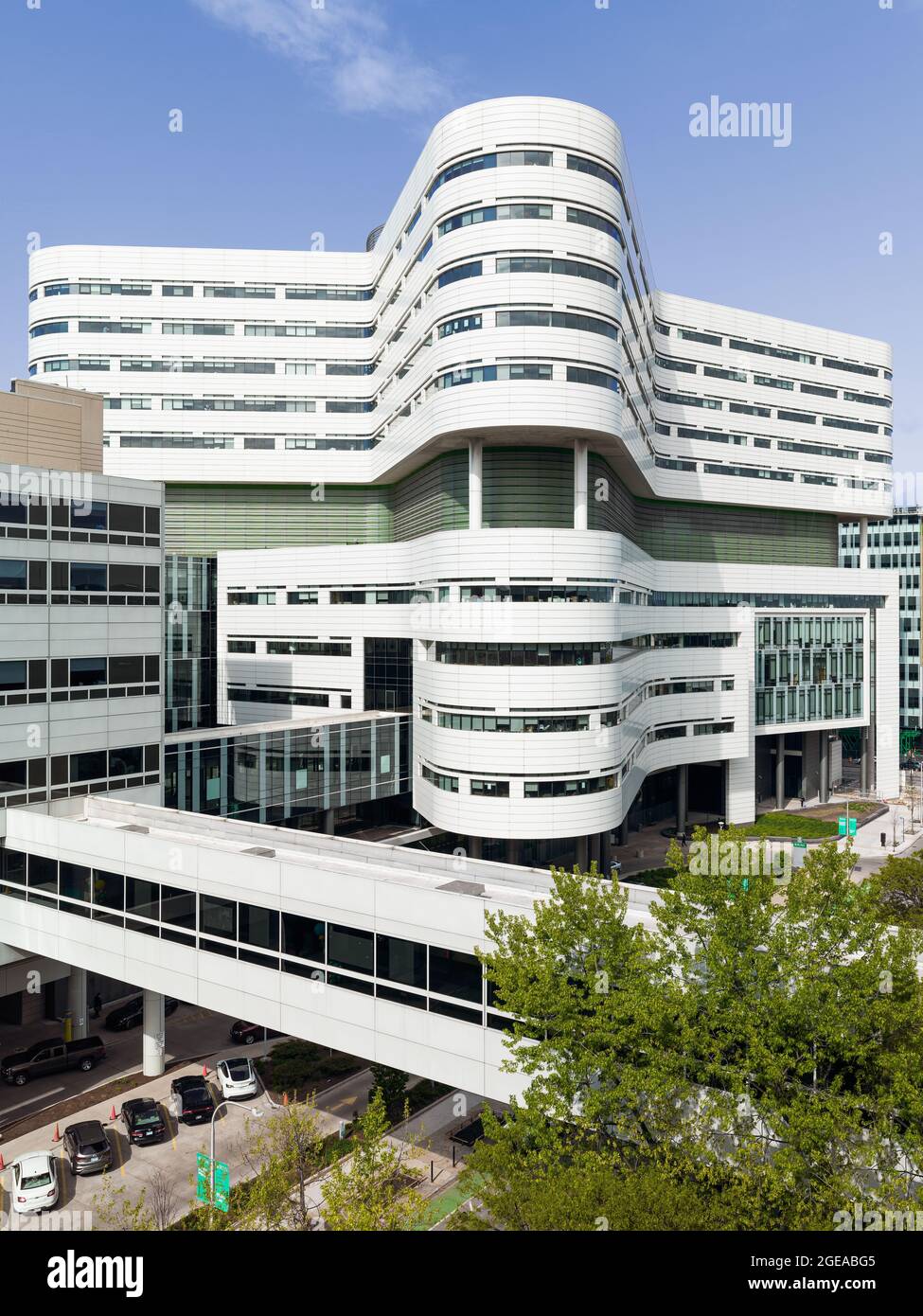 Medical center architecture hi-res stock photography and images - Alamy