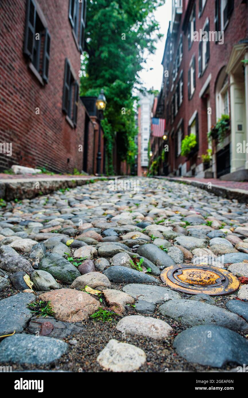 Boston typical houses in Beacon Hill area, historic city center scene ...