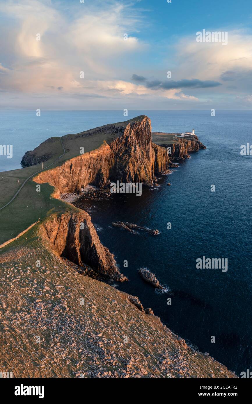 Neist cliff viewpoint hi-res stock photography and images - Alamy