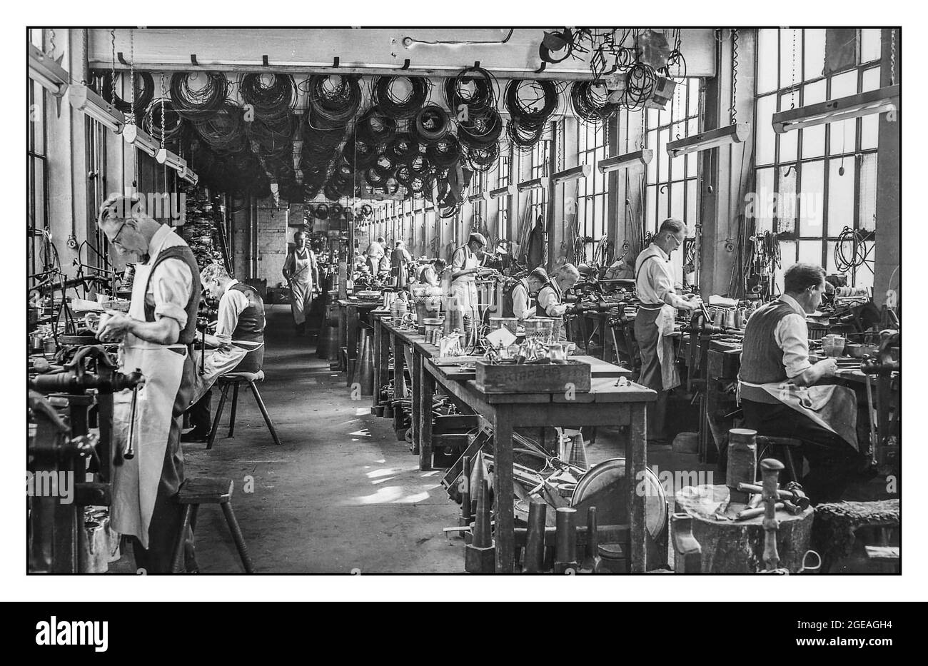 Silversmiths at work in sheffield in the 1900s hi-res stock photography ...