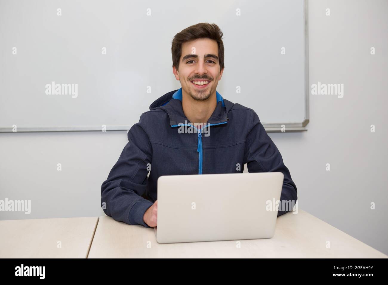 Young student in primary hi-res stock photography and images - Alamy
