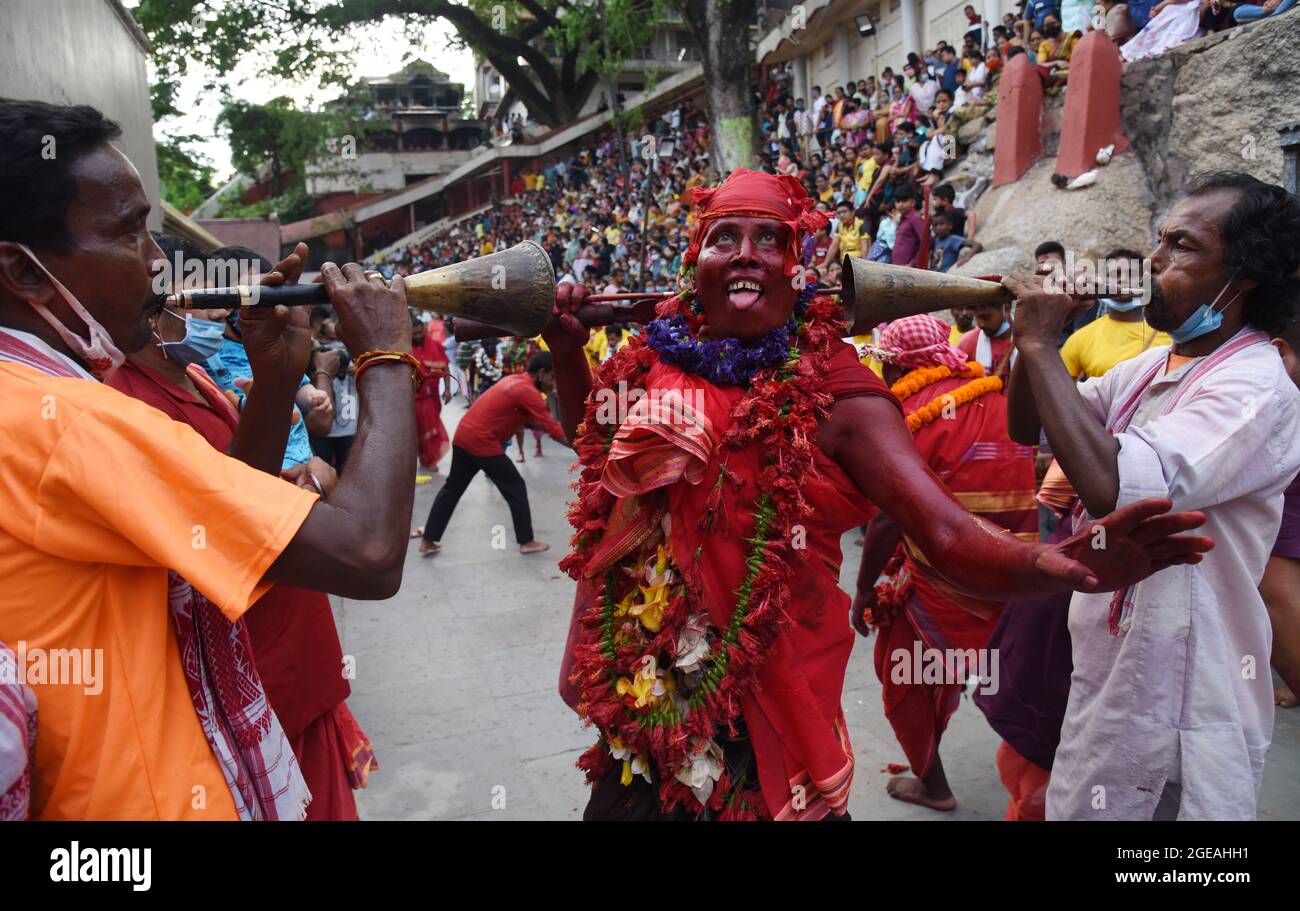 Deodhani dance hi-res stock photography and images - Alamy