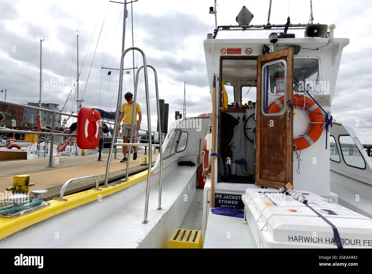 Foot ferry essex hi-res stock photography and images - Alamy