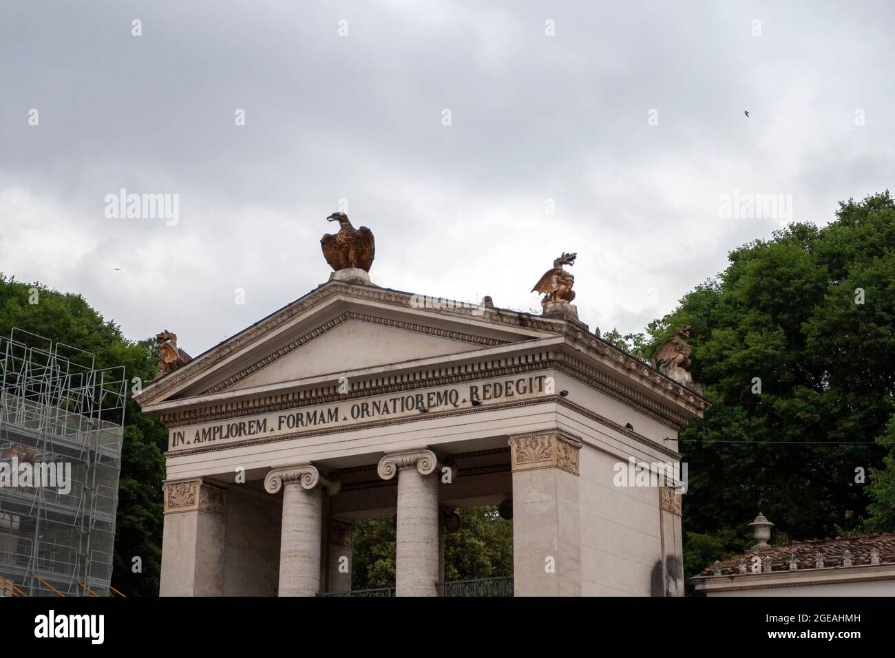 Western temple gate roman hi-res stock photography and images - Alamy