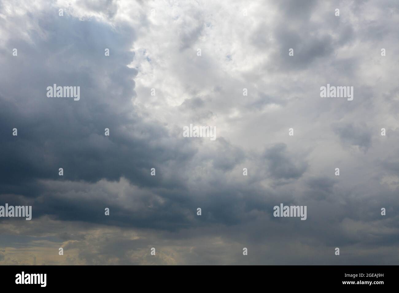 The sky is gray hi-res stock photography and images - Alamy