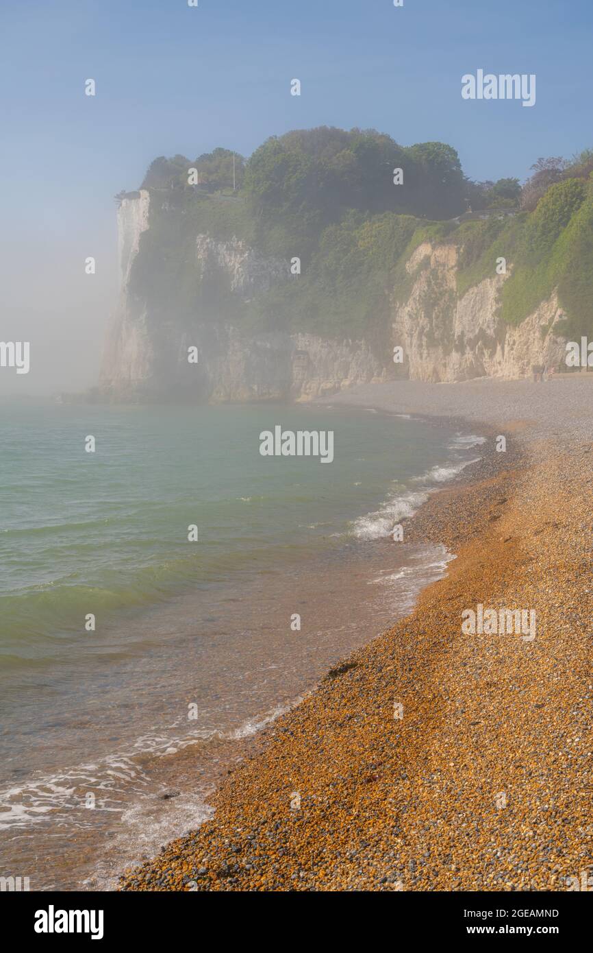 Fog rolling in from the English Channel around the cliffs at St ...
