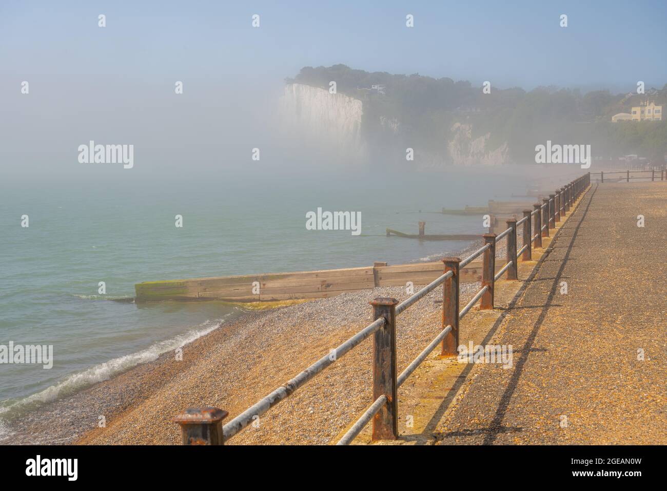Fog rolling in from the English Channel around the cliffs at St ...