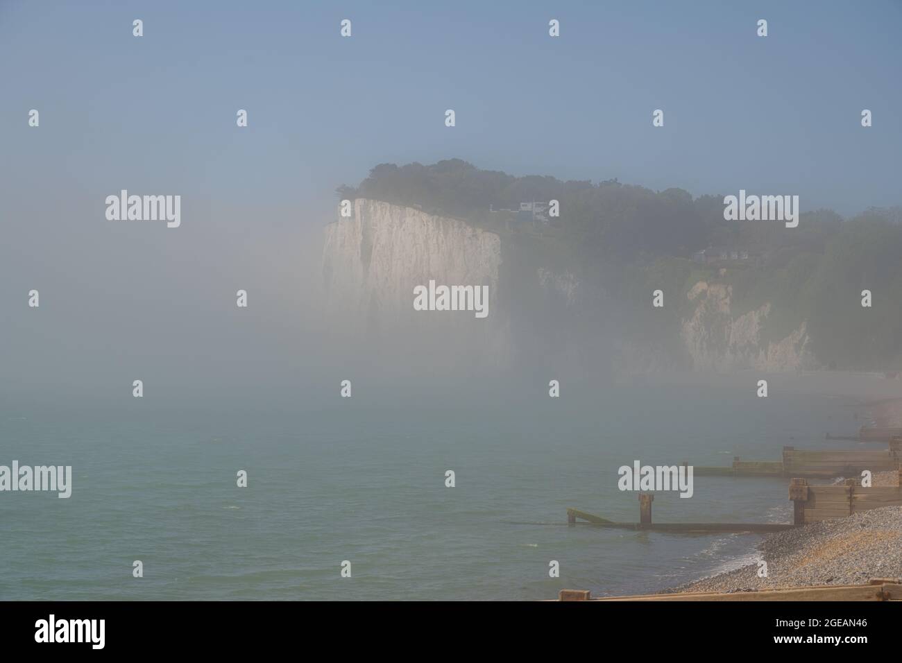 Cliff tourism hi-res stock photography and images - Alamy