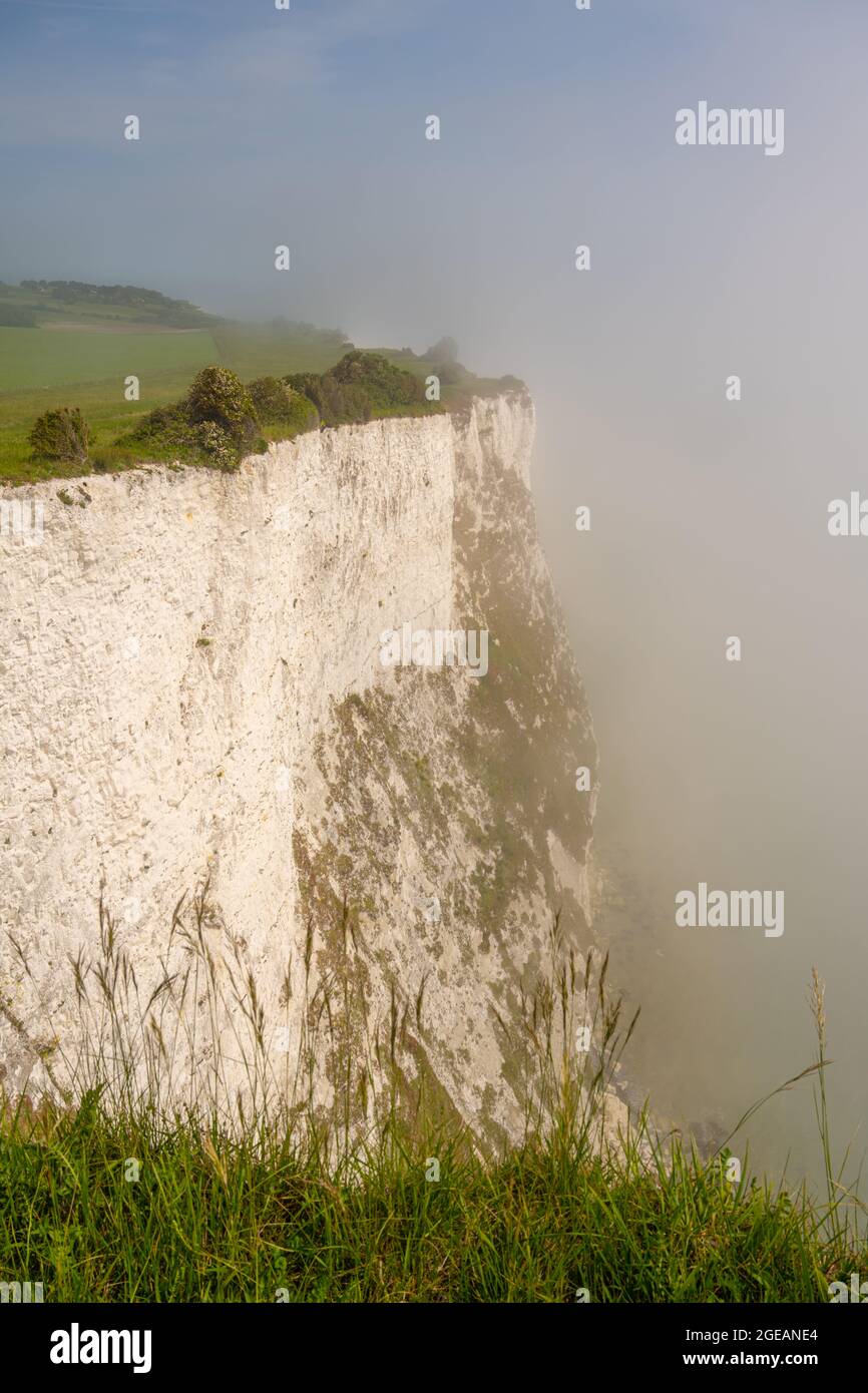 Fog rolling in from the English Channel around the cliffs at St ...
