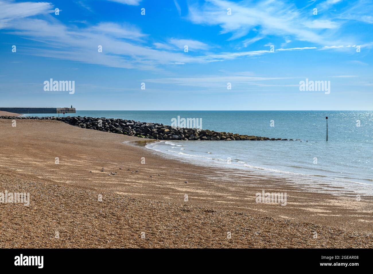 Folkestone beach hi-res stock photography and images - Alamy