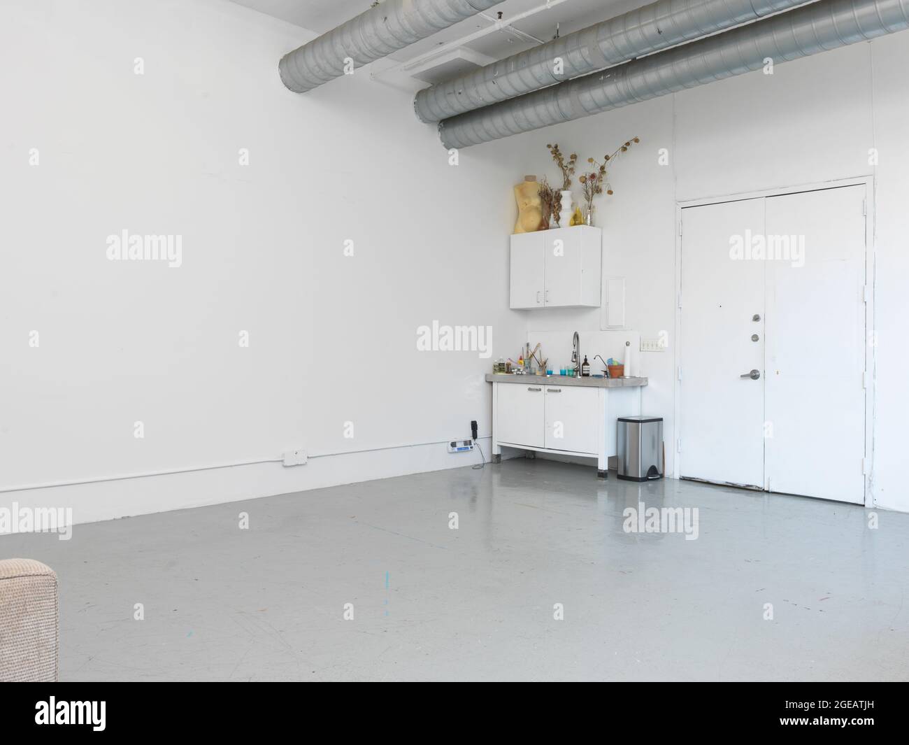 Artists workspace hi-res stock photography and images - Alamy