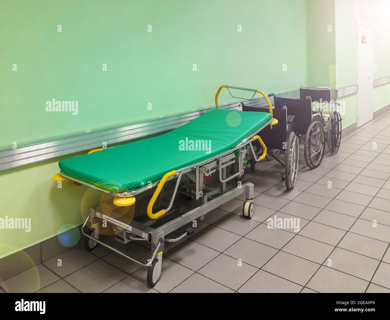 Hospital armchair hi-res stock photography and images - Alamy