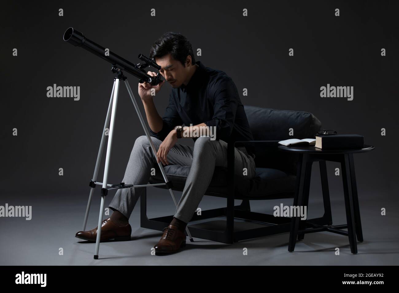 Person using telescope space hi-res stock photography and images - Alamy