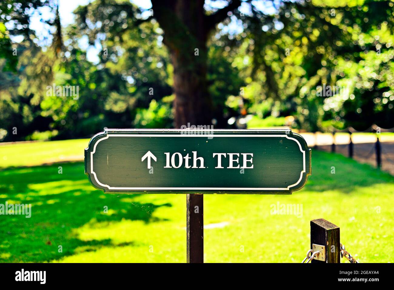 Tee sign at golf course Stock Photo - Alamy