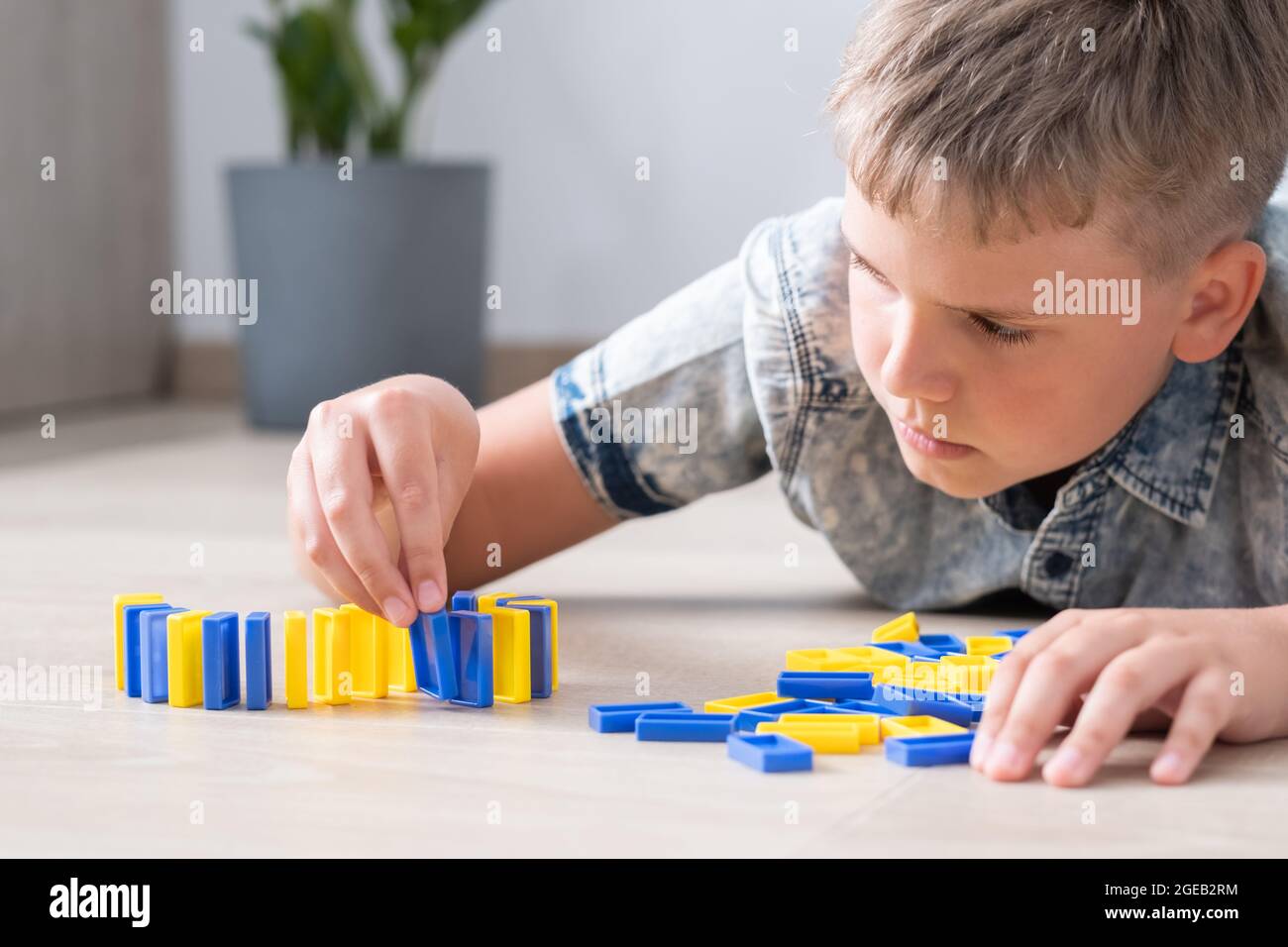 Colorful blocks falling hi-res stock photography and images - Alamy