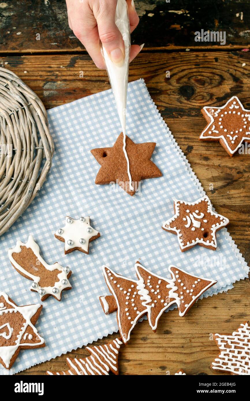 How to make christmas gingerbread cookies, step by step, tutorial Stock ...