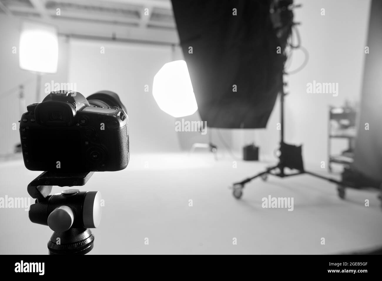 Photo studio Black and White Stock Photos & Images - Alamy