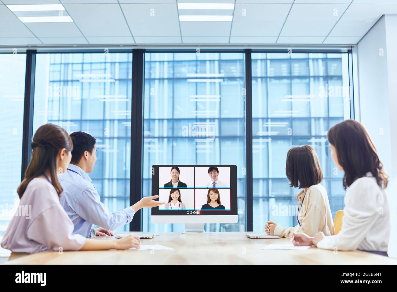 Remote team member hi-res stock photography and images - Alamy