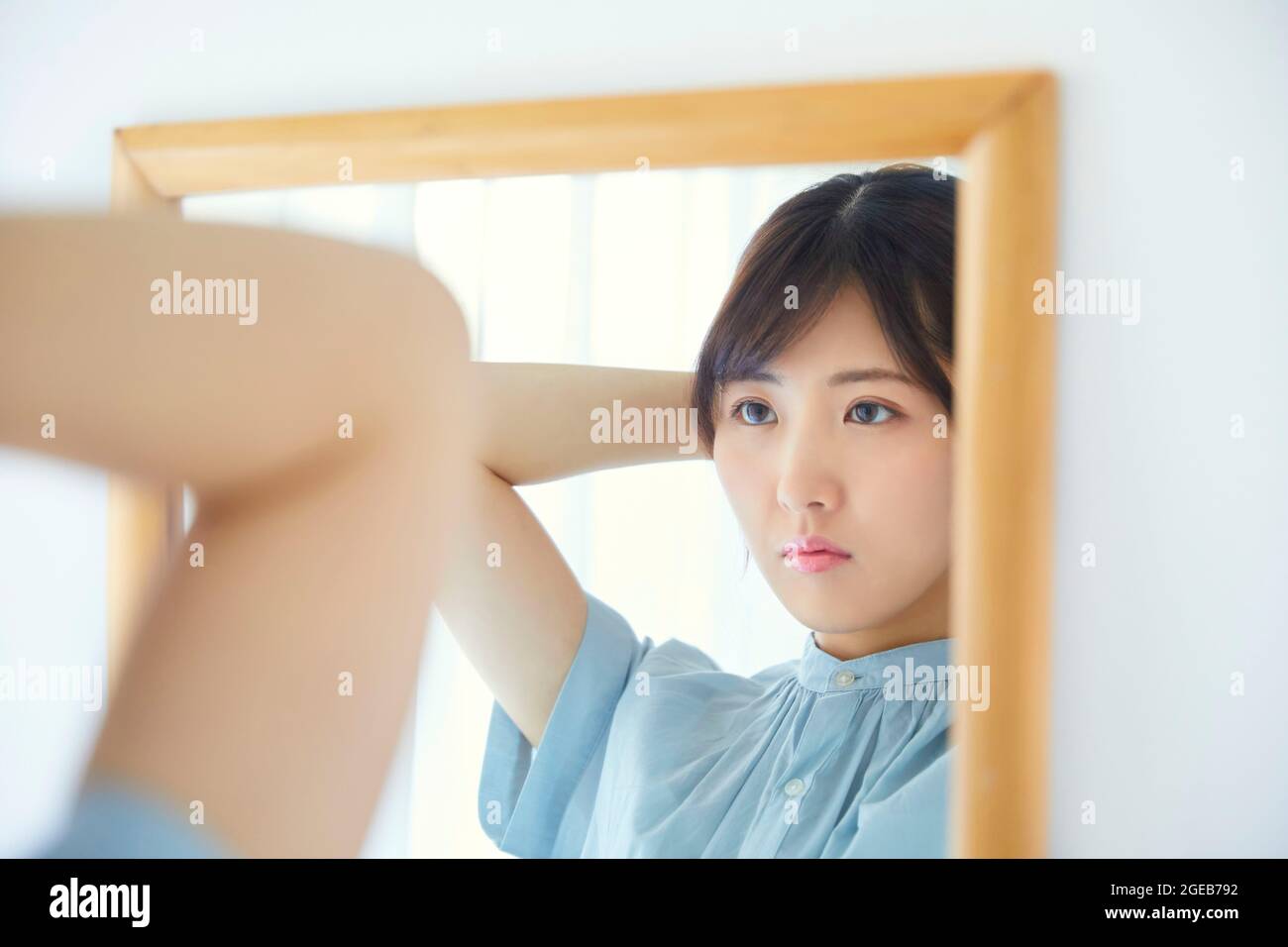 Woman getting ready at home hi-res stock photography and images - Alamy