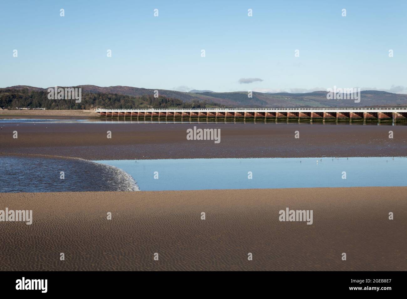 The Arnside Bore, an amazing wave that travels upstream in the Kent ...