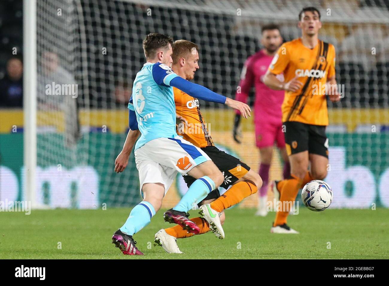 Matt Smith #20 of Hull City intercepts the pass Stock Photo - Alamy