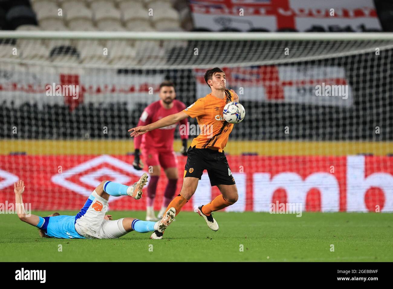 Jacob Greaves #4 of Hull City controls the ball Stock Photo - Alamy