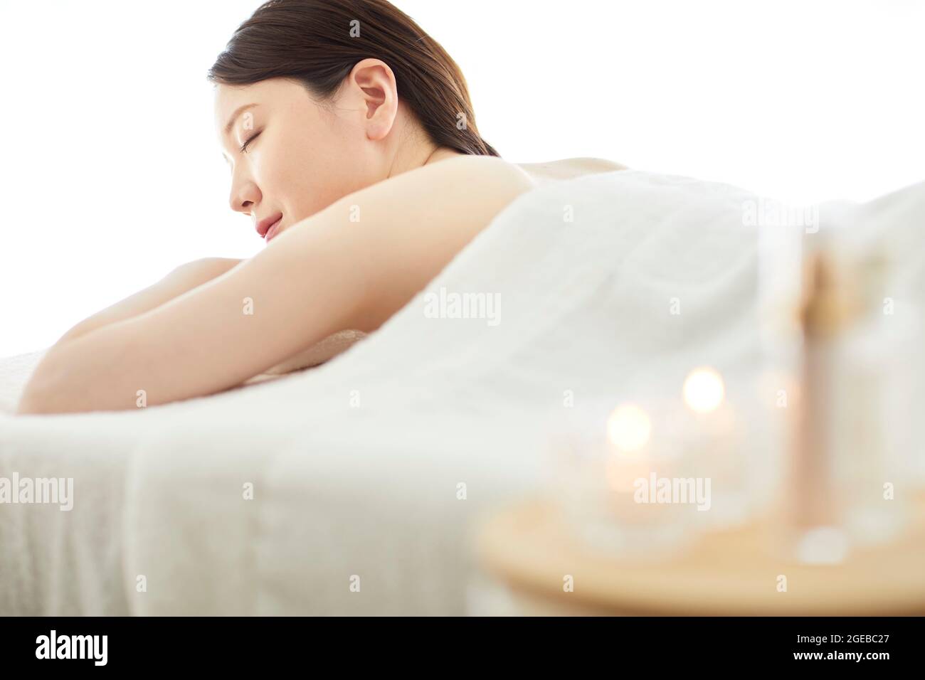 Japanese woman relaxing at a spa Stock Photo - Alamy