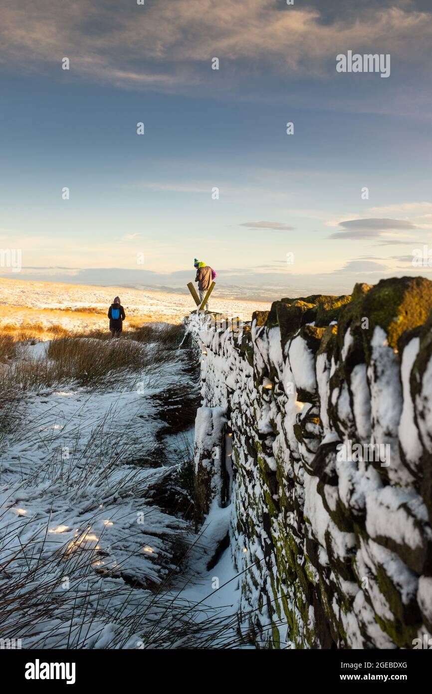 Person over dry stone wall hi-res stock photography and images - Alamy