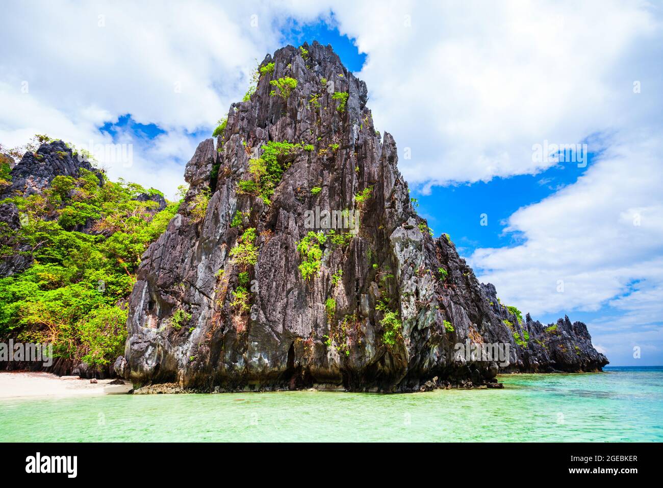 Landscape of the beautiful mountain cliff in the sea, El Nido province ...