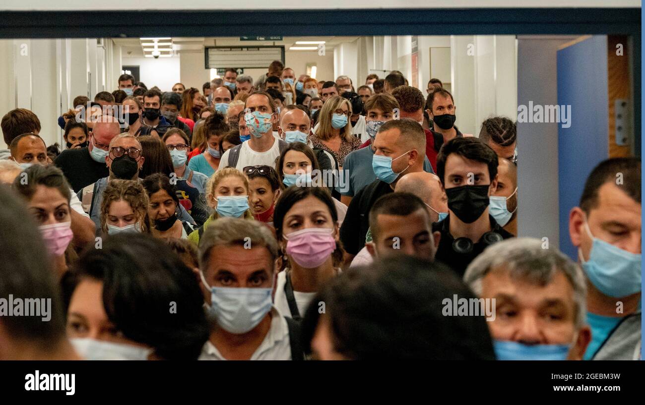 No more queues hi-res stock photography and images - Alamy