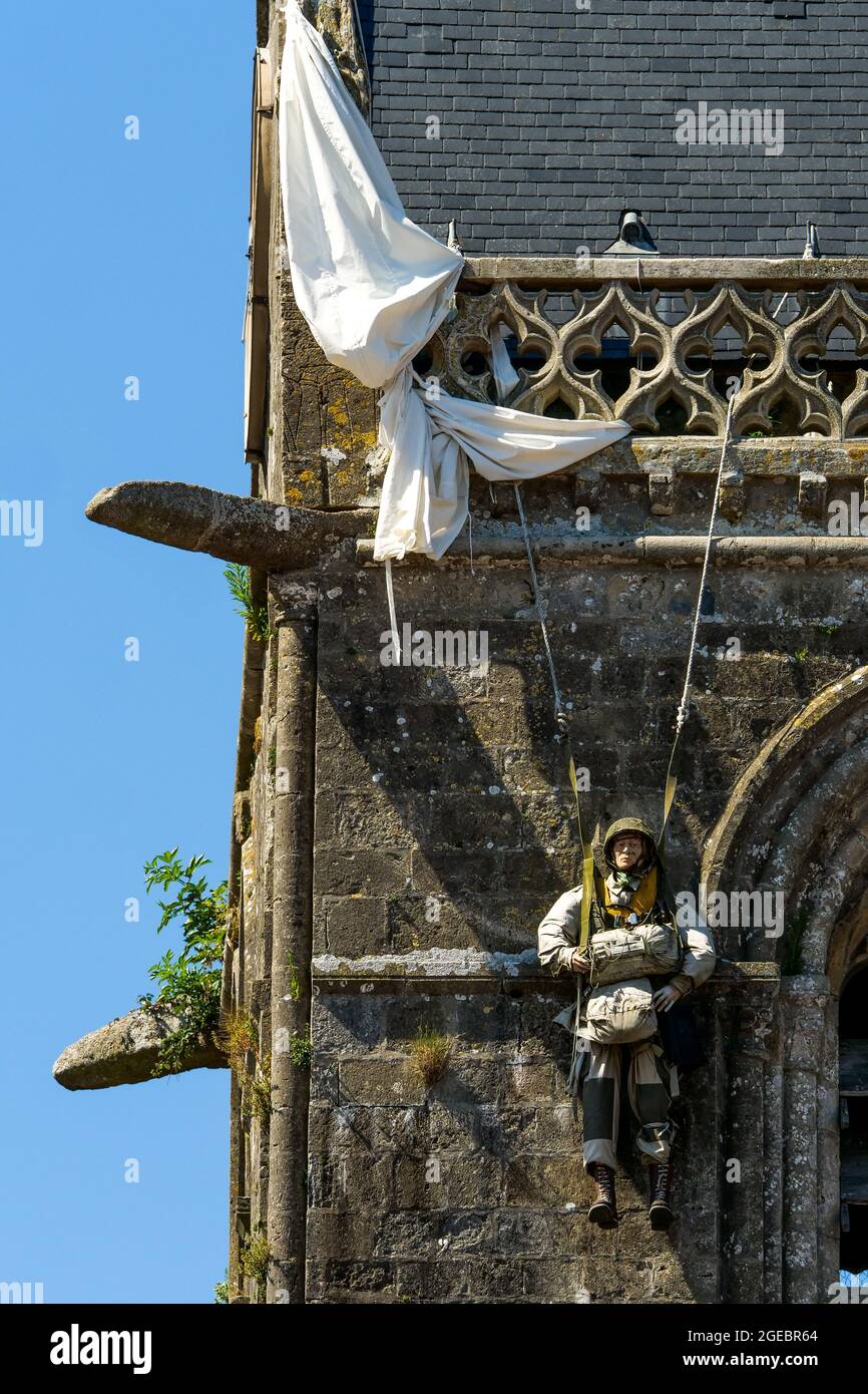 Parachute landing normandy hi-res stock photography and images - Alamy