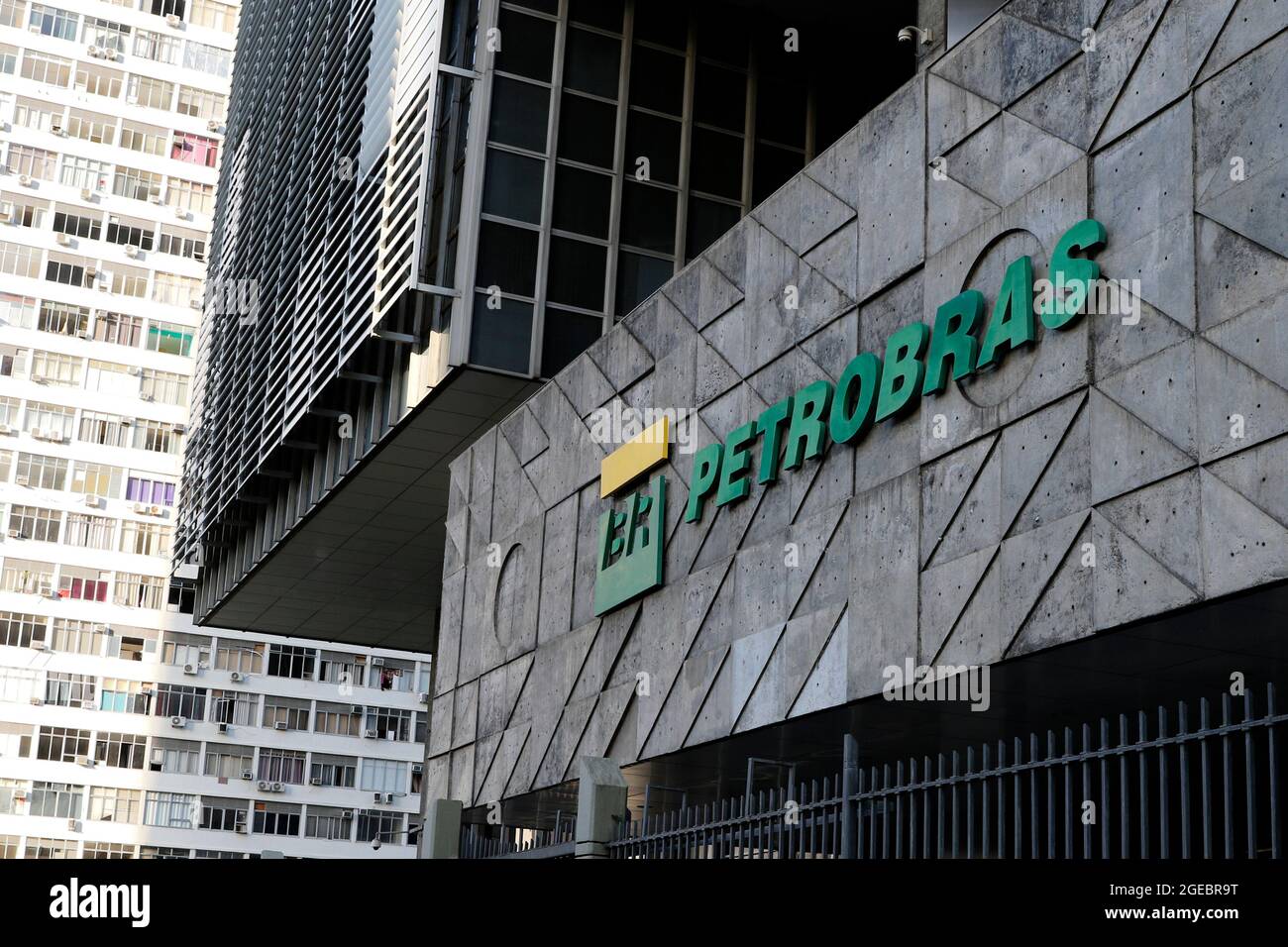 Petrobras platform hi-res stock photography and images - Alamy